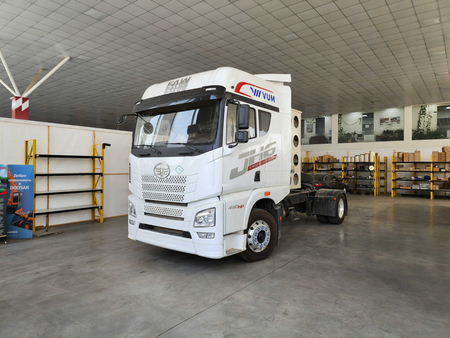 Тягач FAW JH6 4x2 CNG Подушечный в наличии!