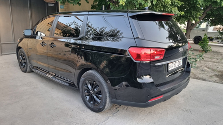 Kia Carnival Sedona. 3.3 sotiladi