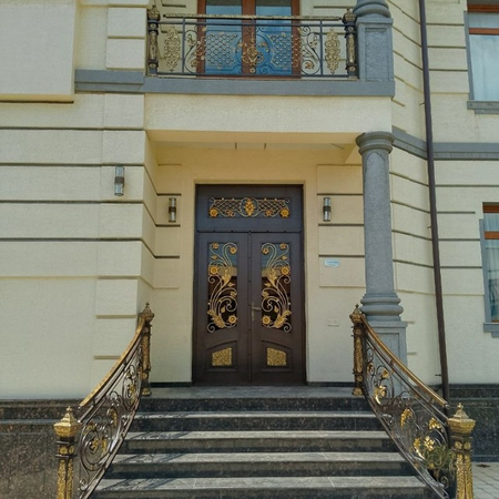 Дарвоза ва решотка краска сепиб берамиз.