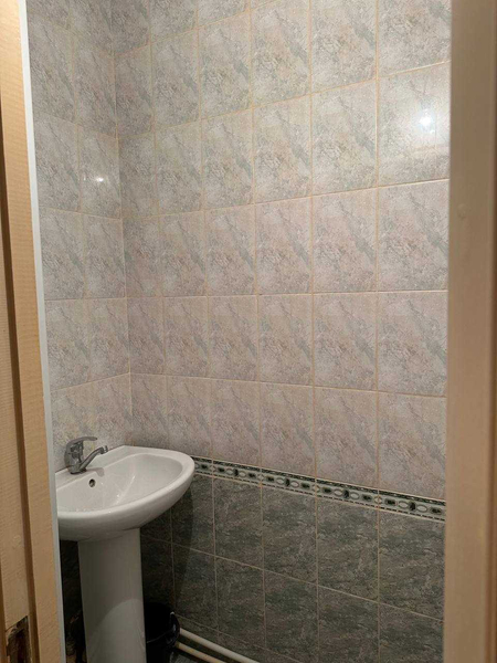 Продаётся 5 х ком квартbр бановском дом площадь 110  1 этаж 9 этаж дом