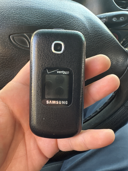 Samsung Gusto 3 garenta bor