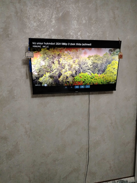 43 talik smart Televizor sotaman. Xolati yaxshi. Madeli Hisense