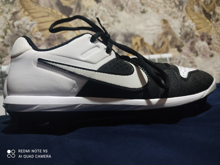 Butsi Nike original americadan kelgan