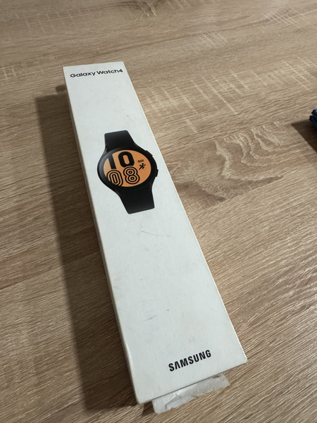 Galaxy Watch 4 (в отличном состоянии)