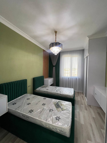 Продается 3 комнатная квартира площадью 90 кв.м. Адрес Эркин савдо