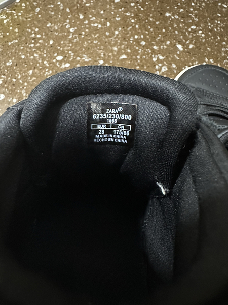 Продаются кроссовки ZARA