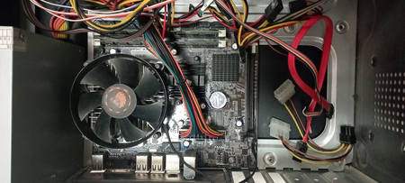 Срочно продам компьютер (4 ядра 8gb 320gb Windows7)