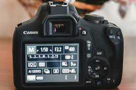 Фотоаппарат CANON EOS 2000D kit ( 18-55mm f/3.5-5.6 III)