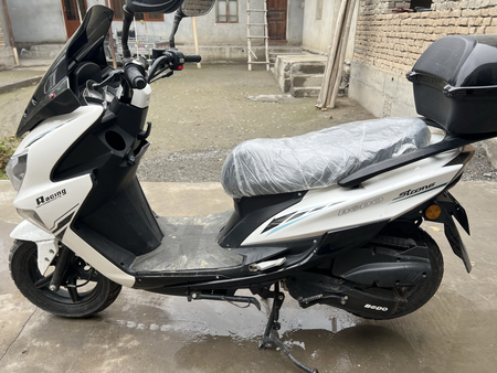 Racing skuter 1000$