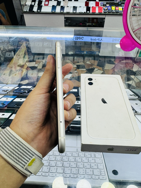 iPhone 11  128 gb ideal rassrochka