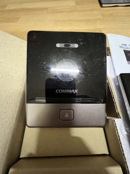 Домофон Commax: CPV 1001 QGX