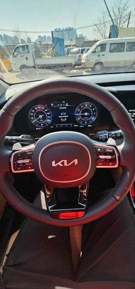 KIA KARNIVAL - 4  2023 года