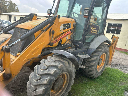 Погрузчик Эксковатор JCB сотилади
