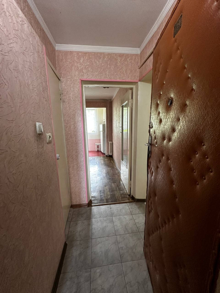 Продам 1 комнатную квартиру на 2 этаже в кирпичным Доме