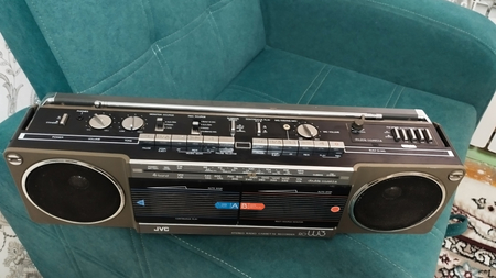 Продаю магнитофон JVC RG-W3.