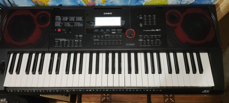 Casio CT-X 3000 отличный многофункциональный синтезатор. Флешку читает