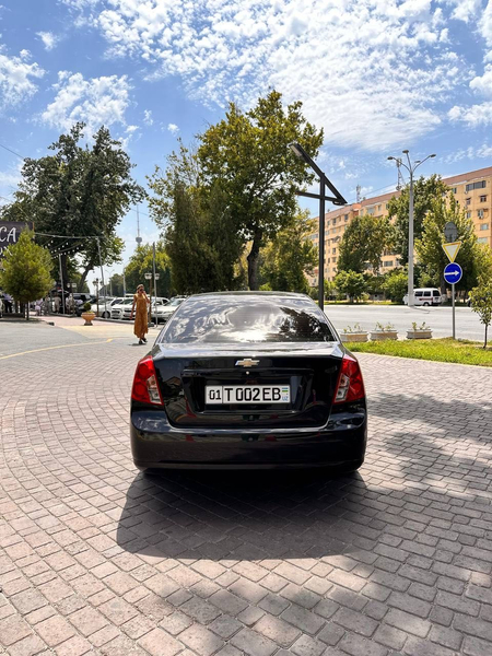 Автомобиль Jentra