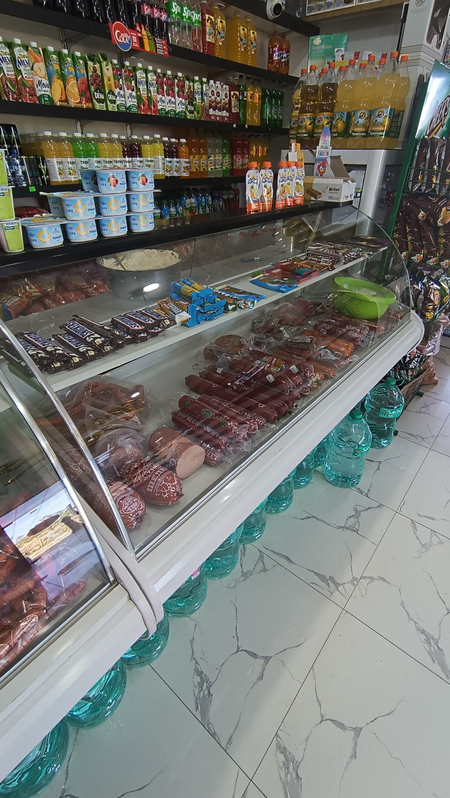 Vitrina xoladilnik kalabasa va sut maxsulotlari uchun