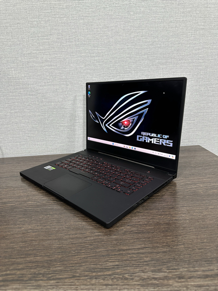 12-Ядерный Asus ROG Zephyrus intel Core i7 RTX2060 6gb 15.6 4K Дисплей