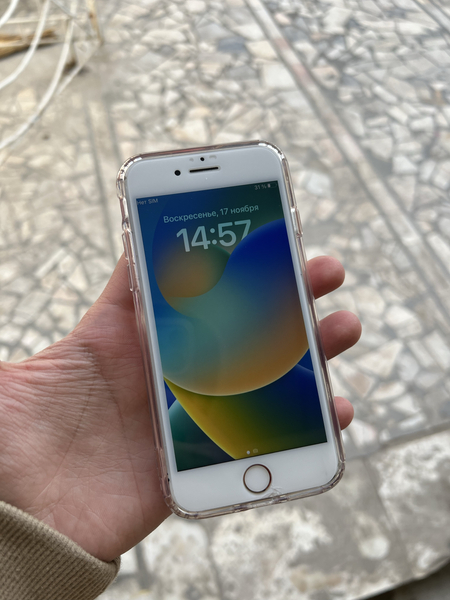 iPhone 8 64GB GOLD