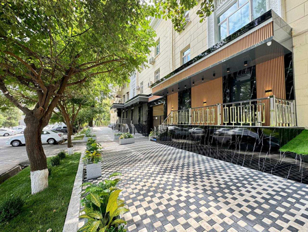 Продается офис на Ц-1. 100м²  вдоль дороги