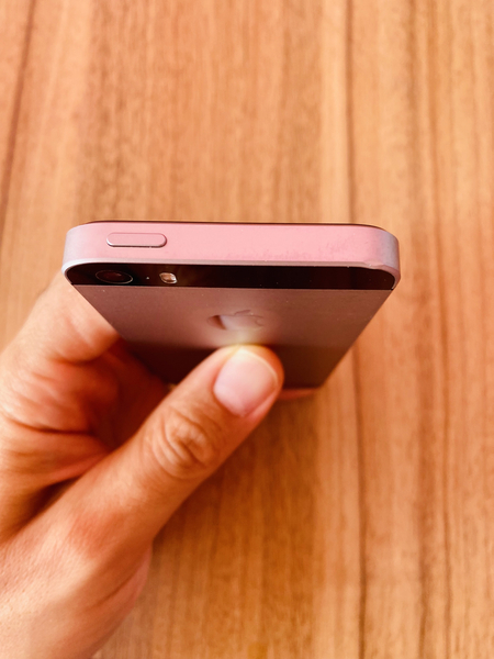 Iphone 5 SE 64 гб новый