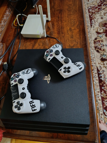Ps 4 pro 1 TB holati ideal