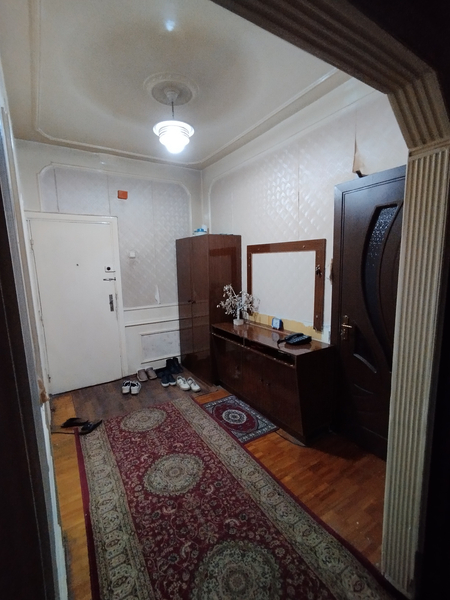 Продам 3 х комнатную квартиру  Куйлюк 6- массив/3 xonali uy sotiladi
