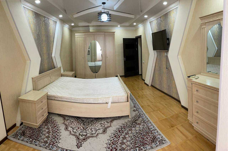 Сдается квартира в центре Метро Космонавтов