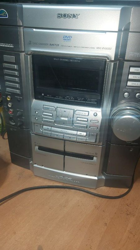 Музыкальный центр Sony. Янгиюль.