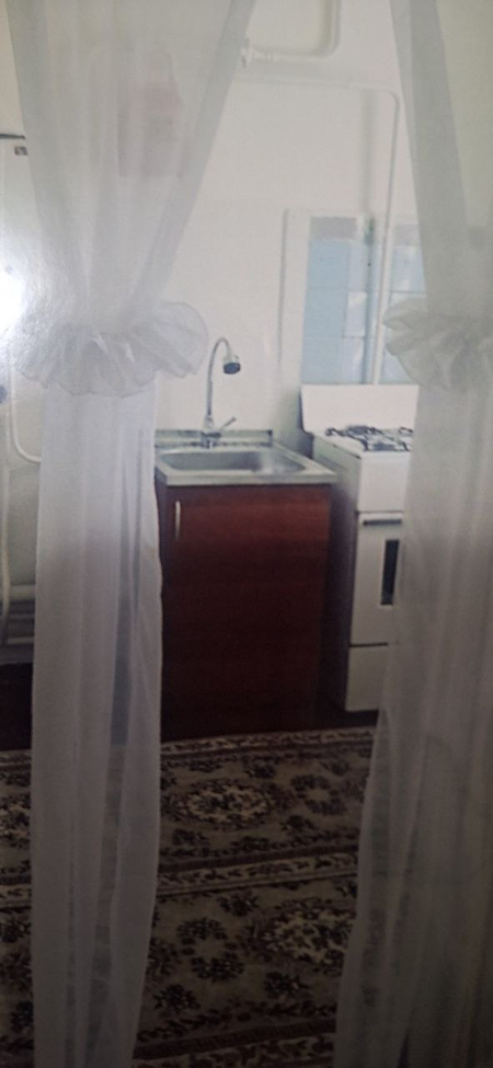 Продаётся квартира Чирчик Тройцки - 2 ком, 2 этаж
