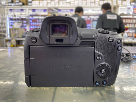 Продается Canon R Body and Adapter for AF