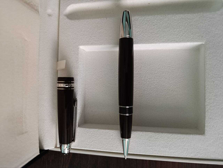 Mont Blanc Ручка Meisterstuck и чехол (подарочный набор)