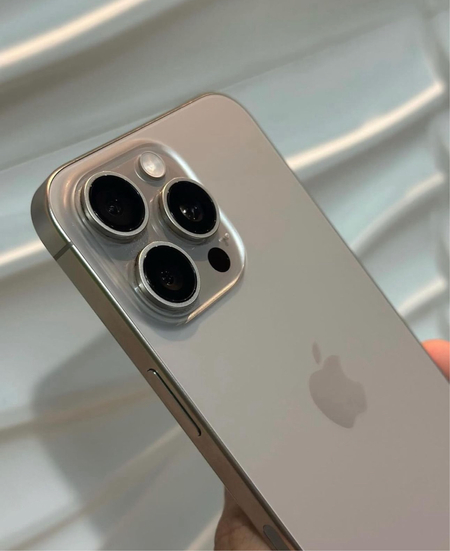 IPhone 15 pro max natural titan