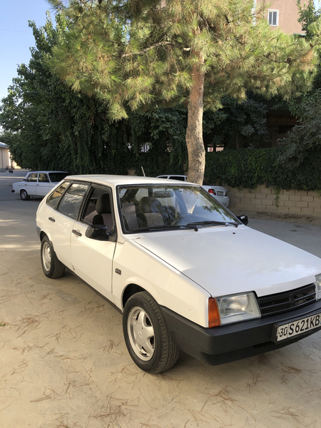 Vaz 2109 sotiladi