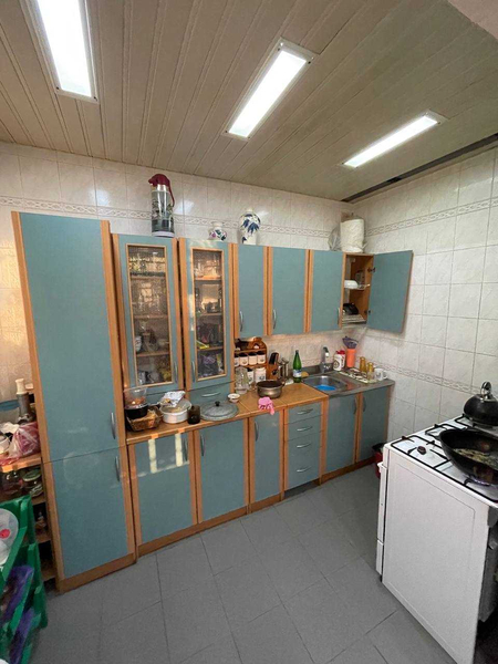 Продаётся квартира 2/1/4. Юнусабад Д-2.