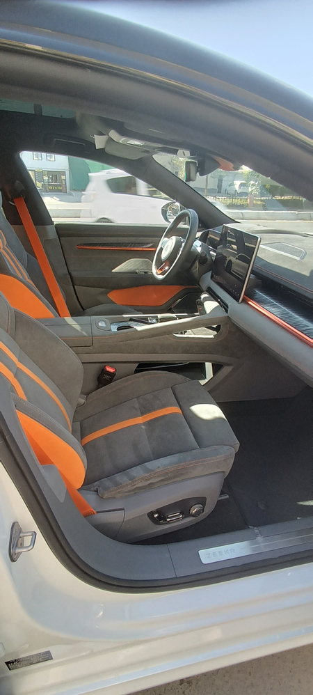 Zeekr 001 без пробег наличии Алькантара Z Sport