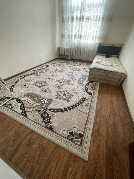 Izzat azia hausda srochna arendaga 1 xona 2 xona qilinga uyni topshira