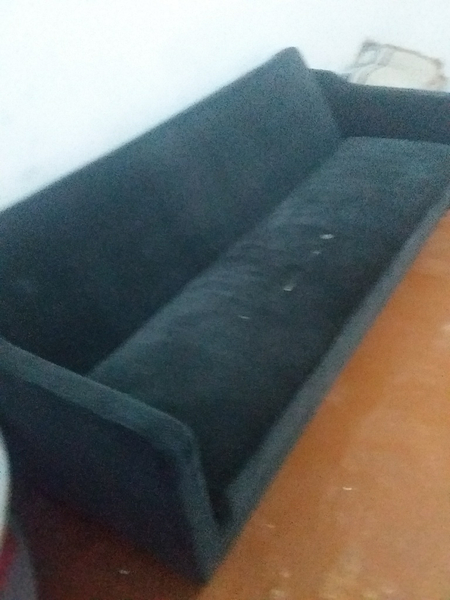 Divan sotiladi eski devanlardan holati yaxshi