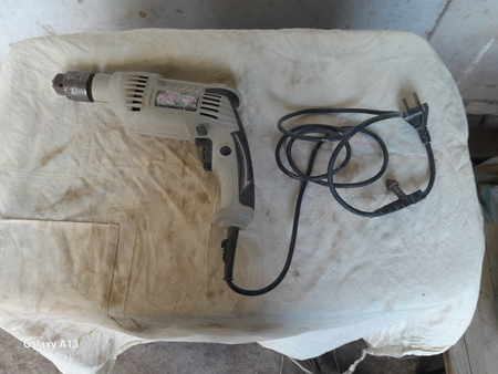 Elektr drel sotiladi hali yangi