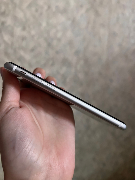 Iphone SE 2020 года 128GB