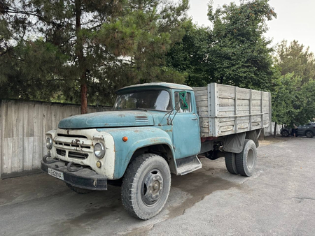 Zil 138A  yuk bortli srochna sotiladi