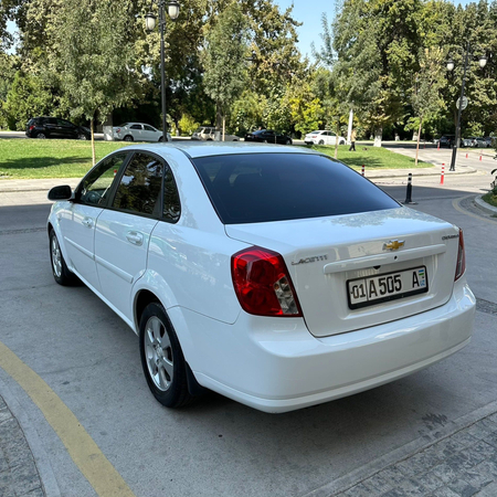 Срочно Chevrolet Lacetti 2013 1.8L M/T