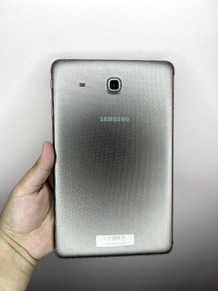 Samsung Tab E sotiladi srochna