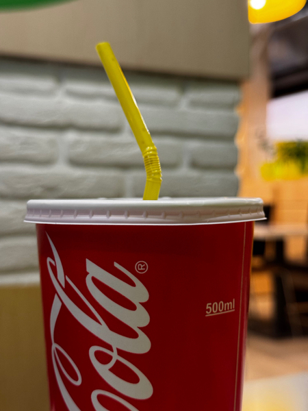 Продается Coca-Cola в объеме 0.5L в полной комплектации 2024 года