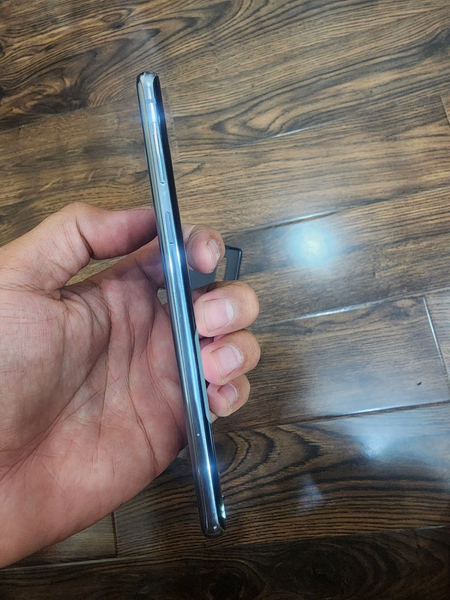 Samsung S10 сотилади