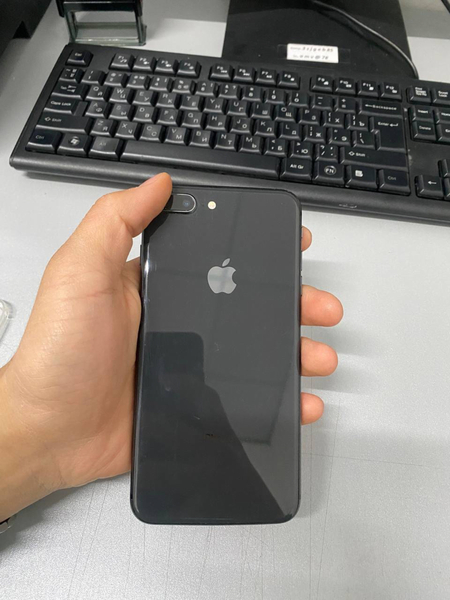iphone 8+ 64tali aybi bor
