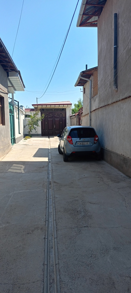 Oltin tepa 3 sotuh hovli 3 xona