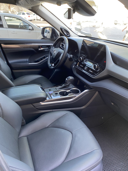 Toyota Highlander Hybrid 2023