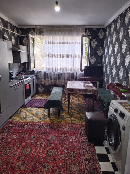 Продаётся квартира 1 этаж есть огород